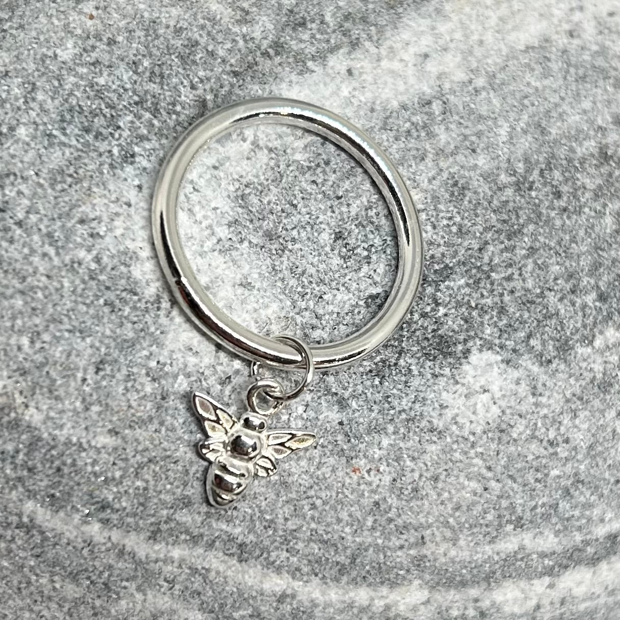 DAINTY DANGLE BEE RING – Sisters of Silver